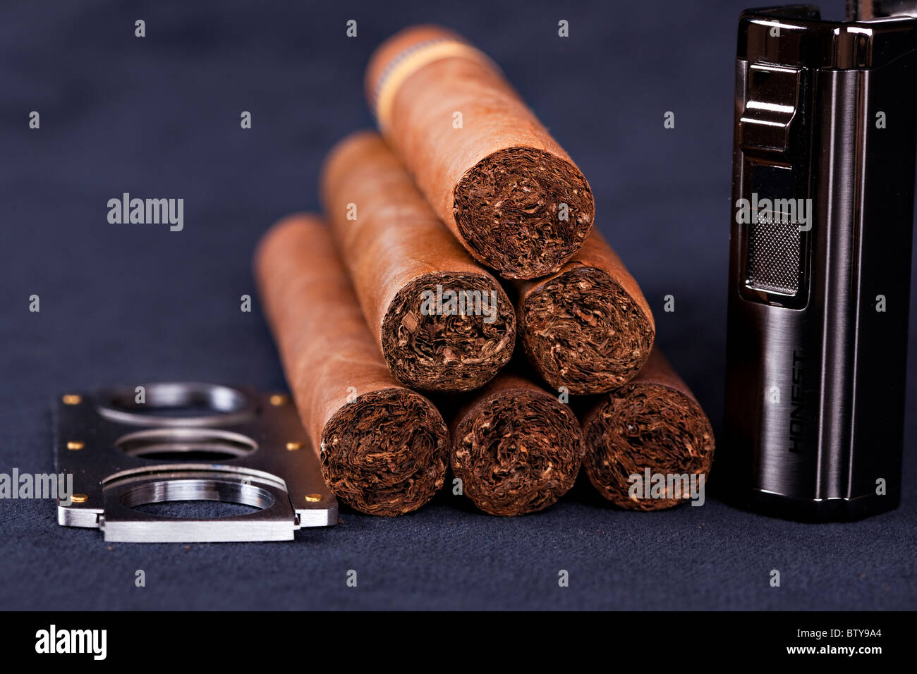 Cuban cigars cuba store hi-res stock photography and images - Alamy