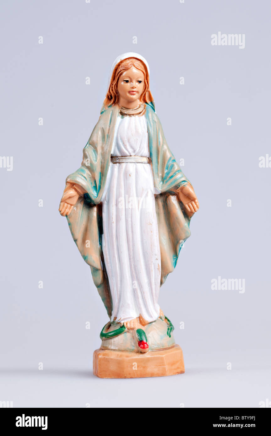 White virgin mary figure hi-res stock photography and images - Alamy