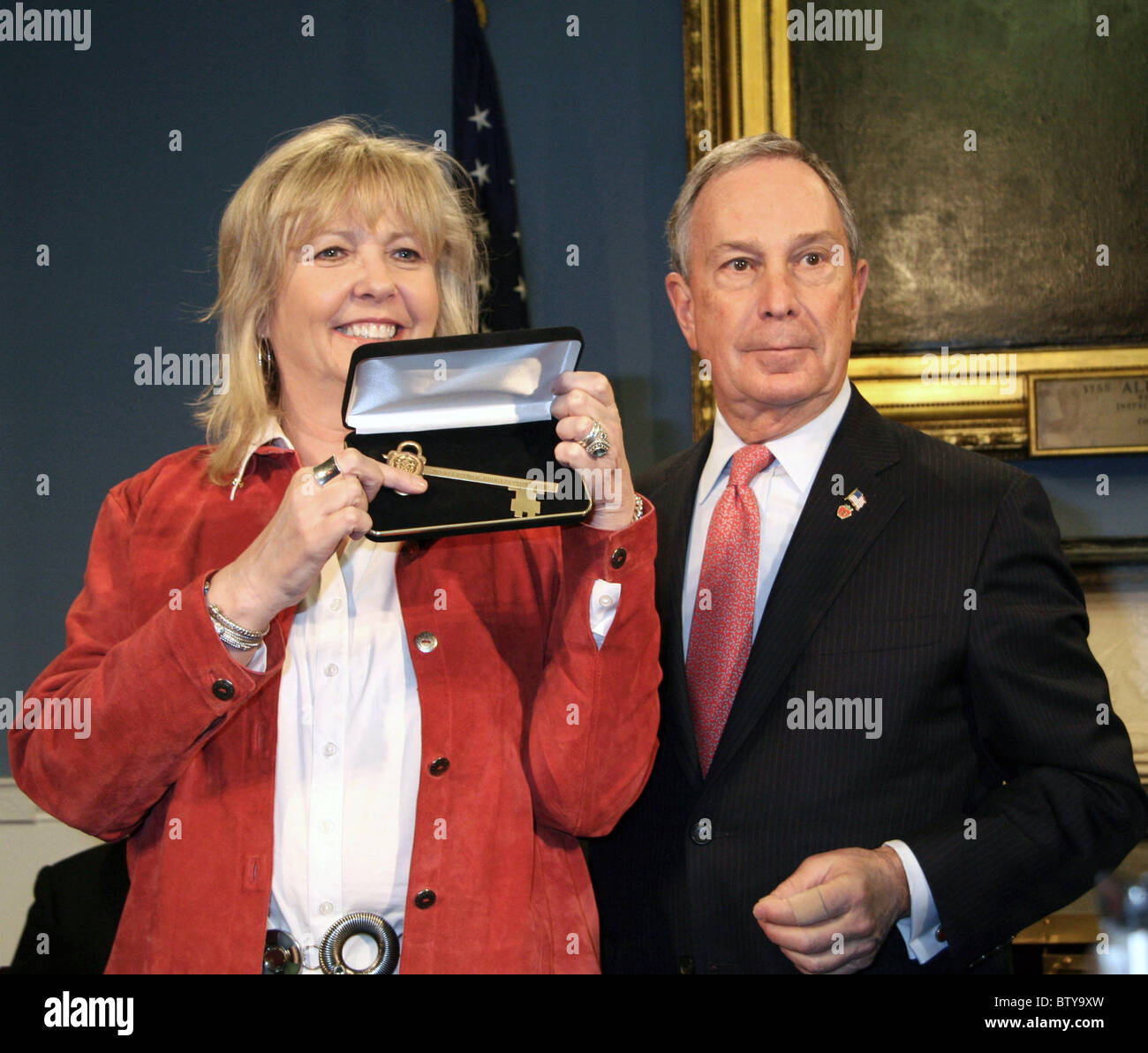 Mayor Bloomberg Presents Captain Chesley Sullenberger and the Crew of ...