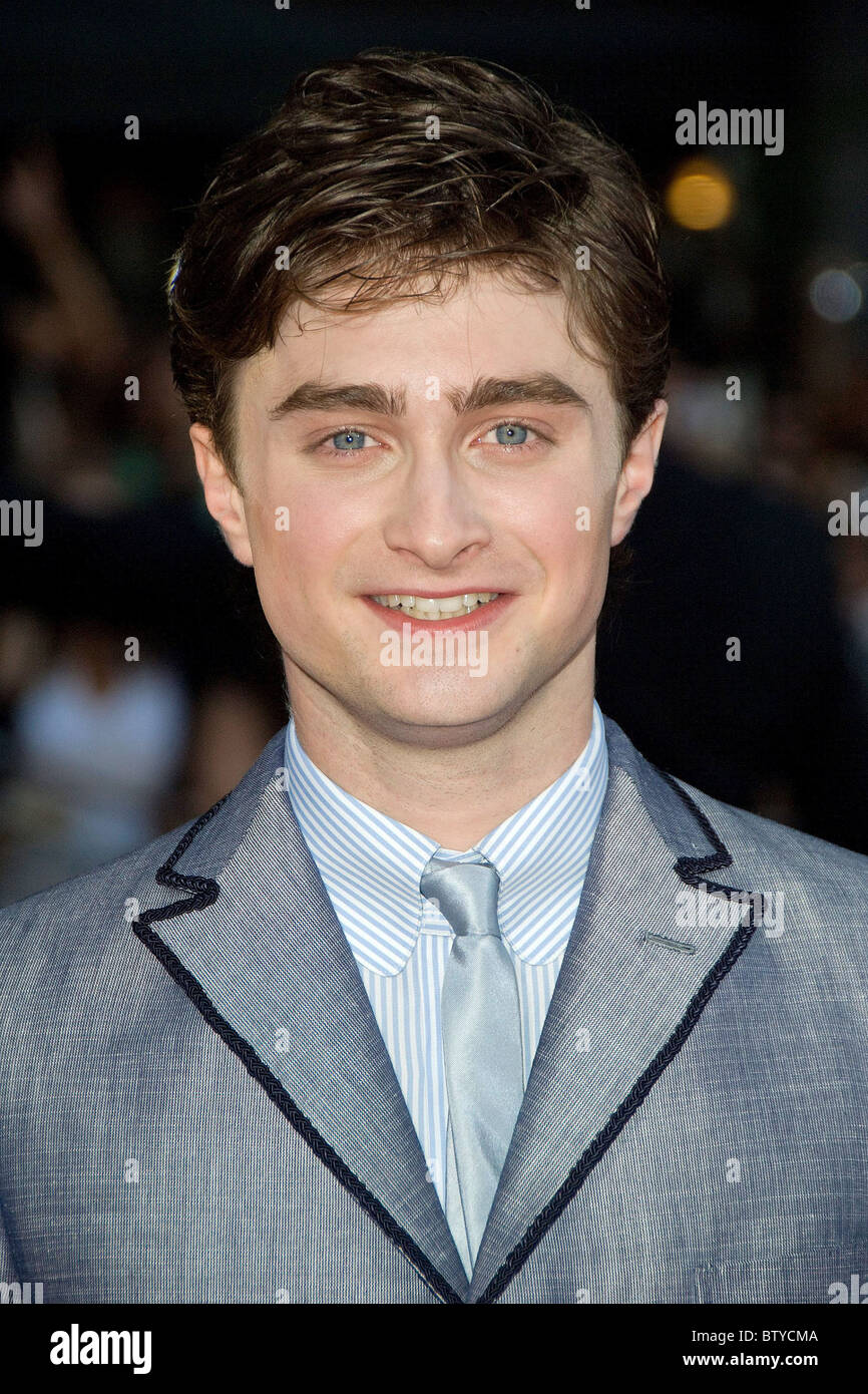 Half blood prince daniel radcliffe hi-res stock photography and images ...