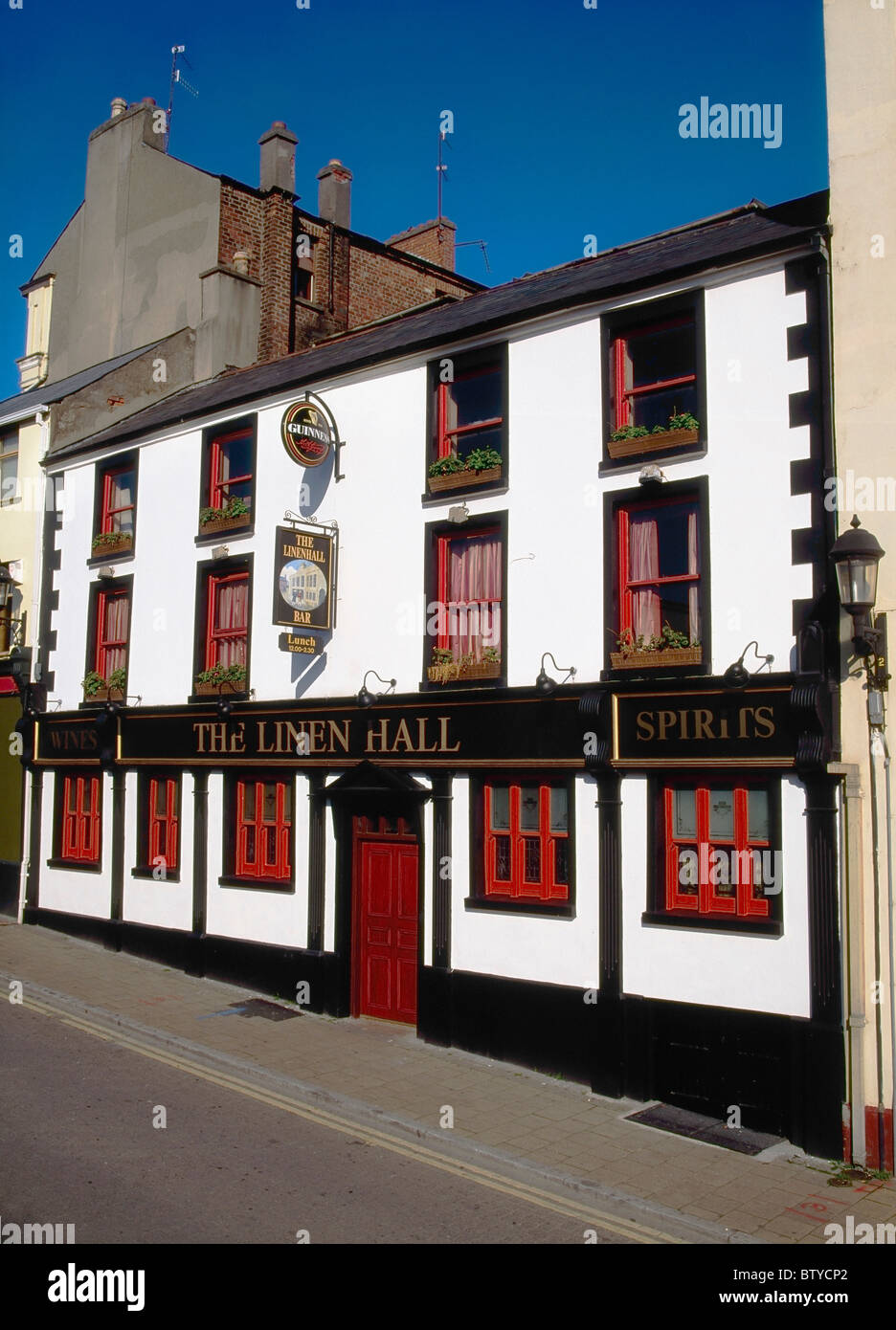 Pub Building Exterior High Resolution Stock Photography and Images - Alamy