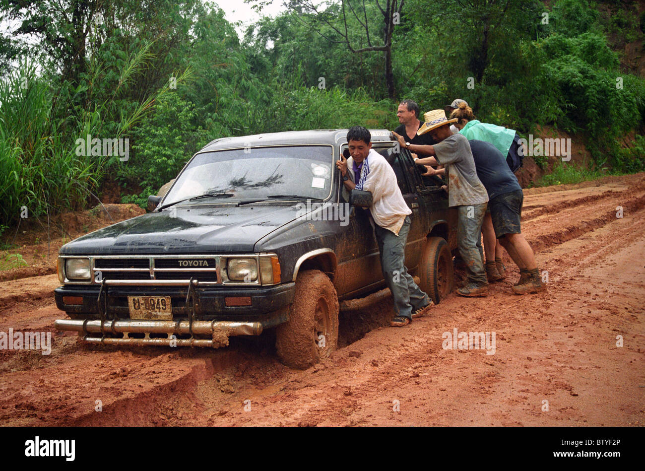 Car stuck mud hi-res stock photography and images - Alamy