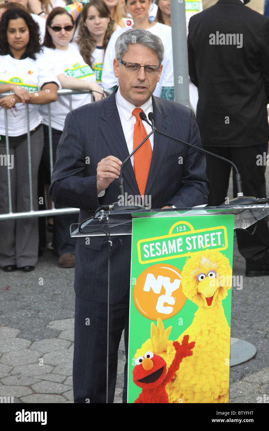 SESAME STREET Day Commemorates Show's 40th Anniversary Stock Photo - Alamy