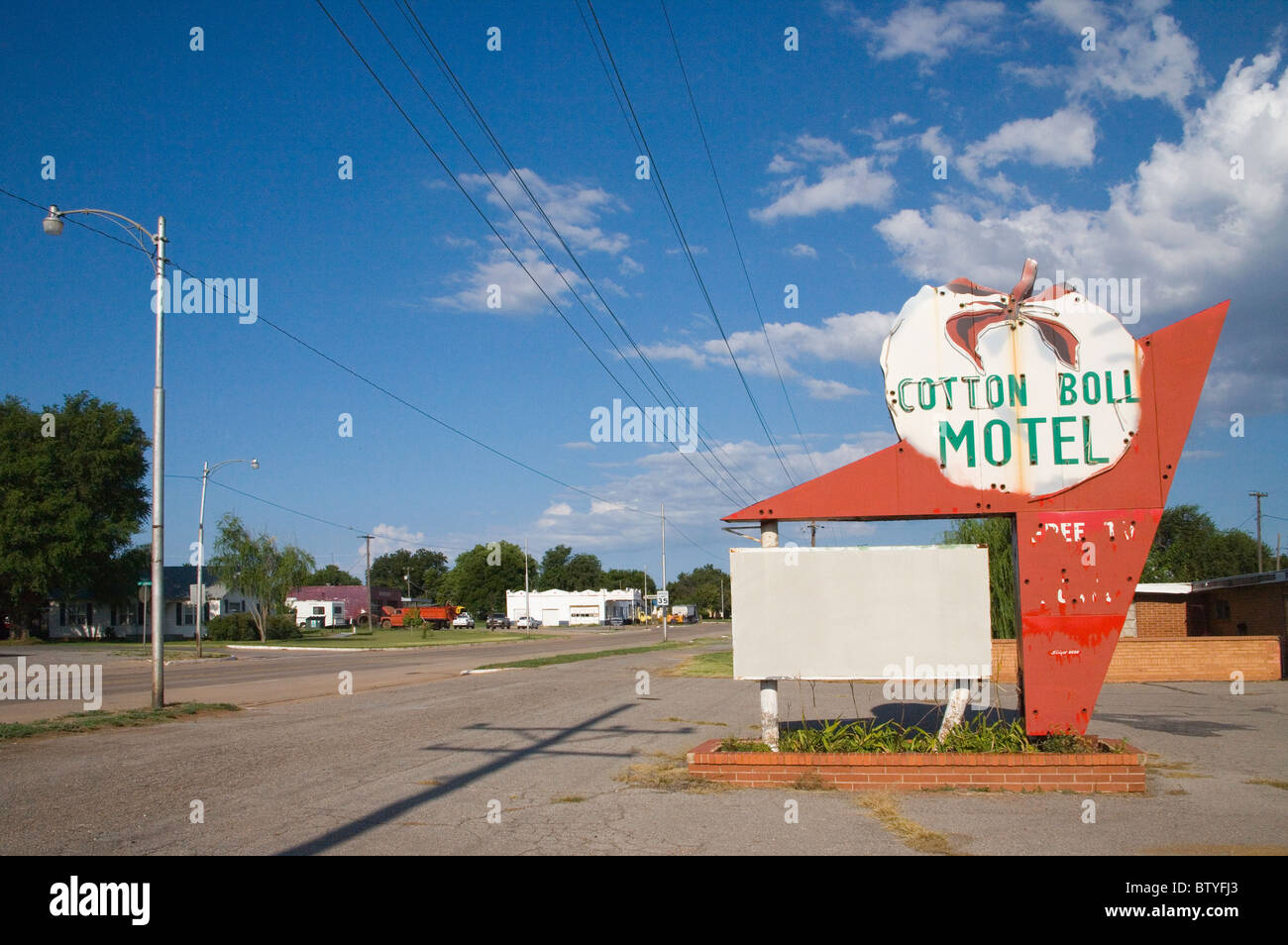 Old motel signs hi-res stock photography and images - Alamy