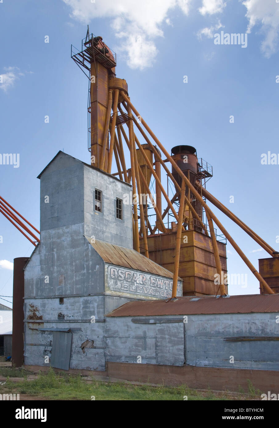 old silos on the rock island line at sayre oklahoma Stock Photo - Alamy
