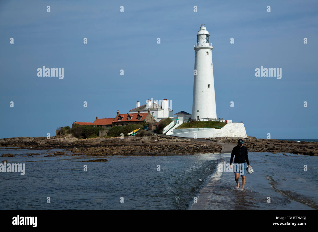 Tidal causeway hi-res stock photography and images - Alamy