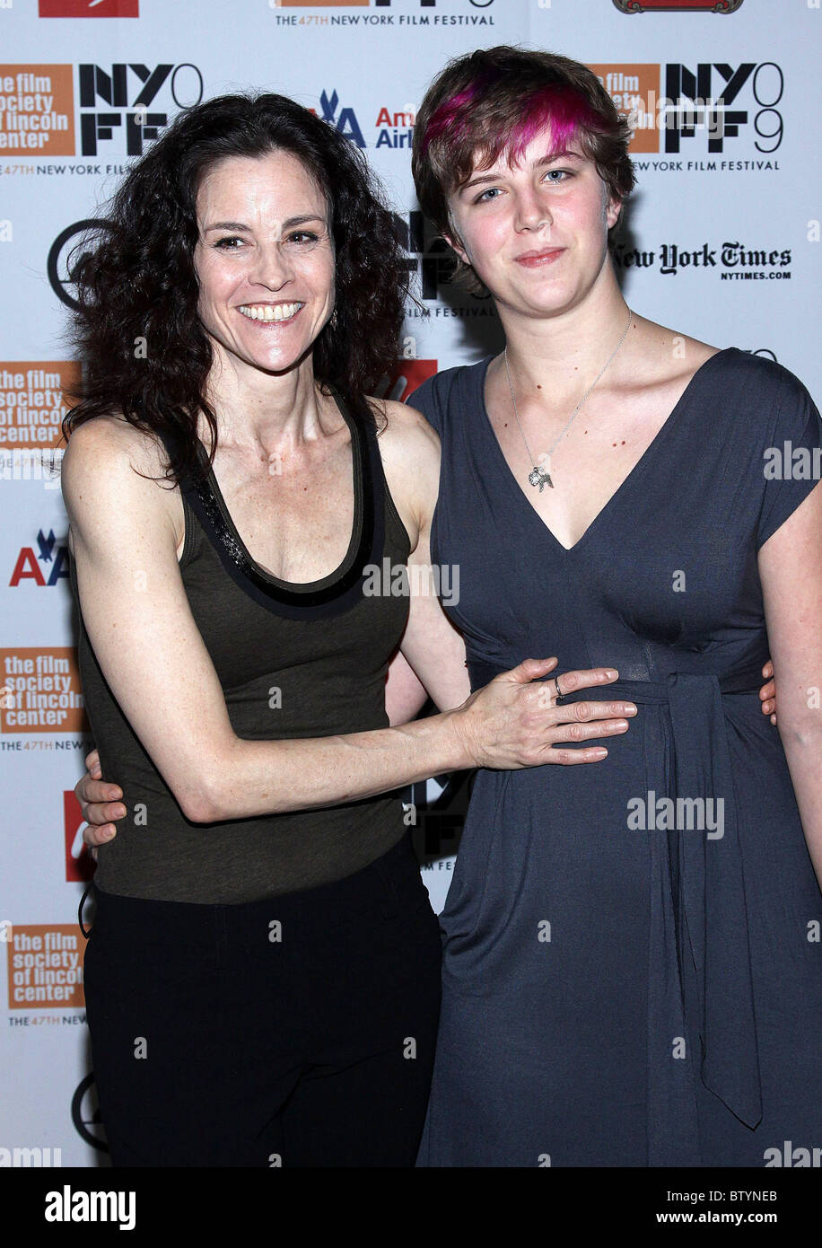 Ally sheedy and daughter hi-res stock photography and images - Alamy