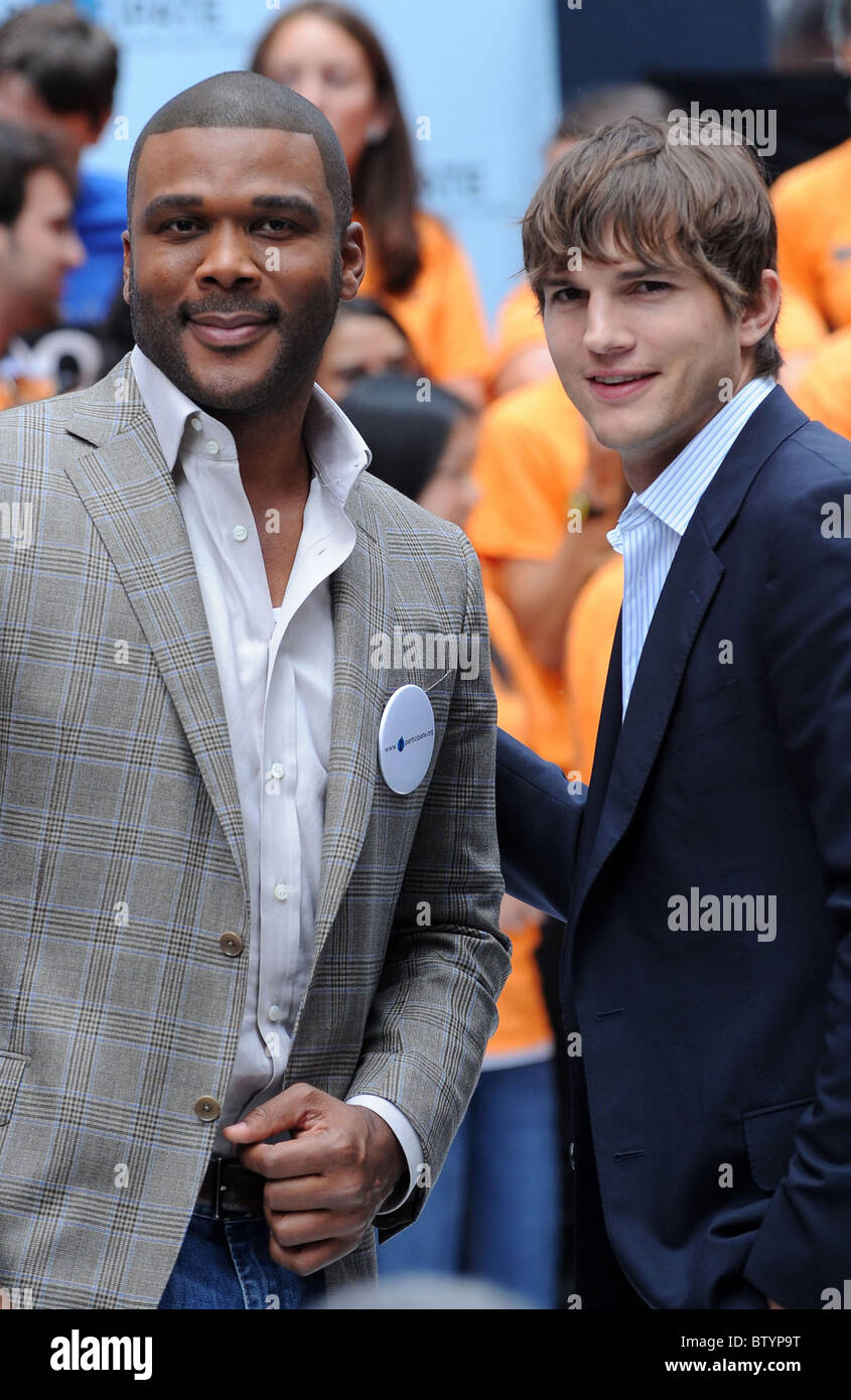 Tyler perry foundation hi-res stock photography and images - Alamy