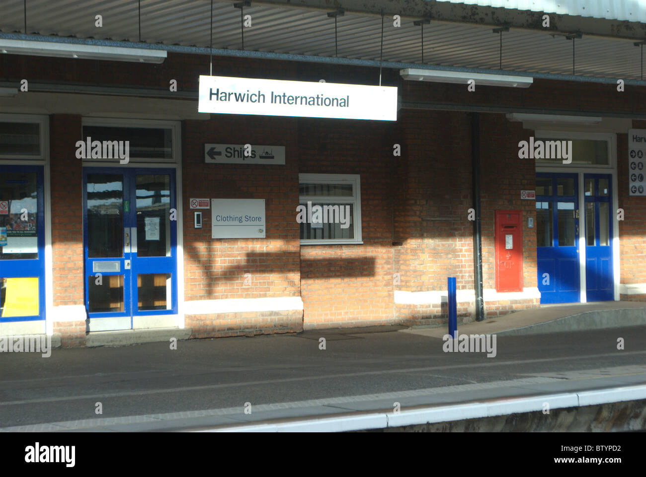 Harwich International Rail Sign Stock Photo - Alamy