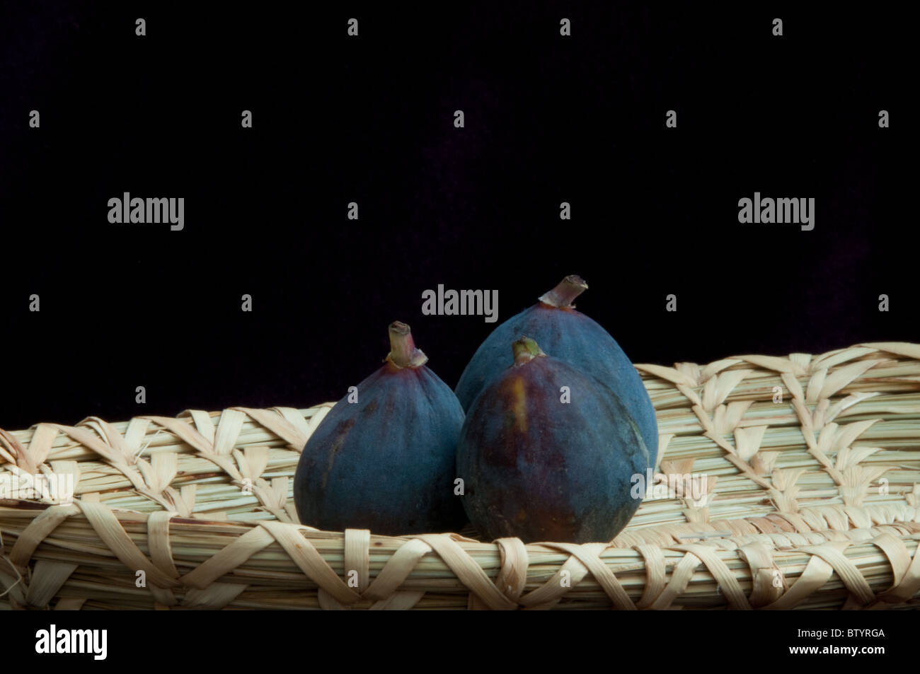 Fig basket hi-res stock photography and images - Alamy