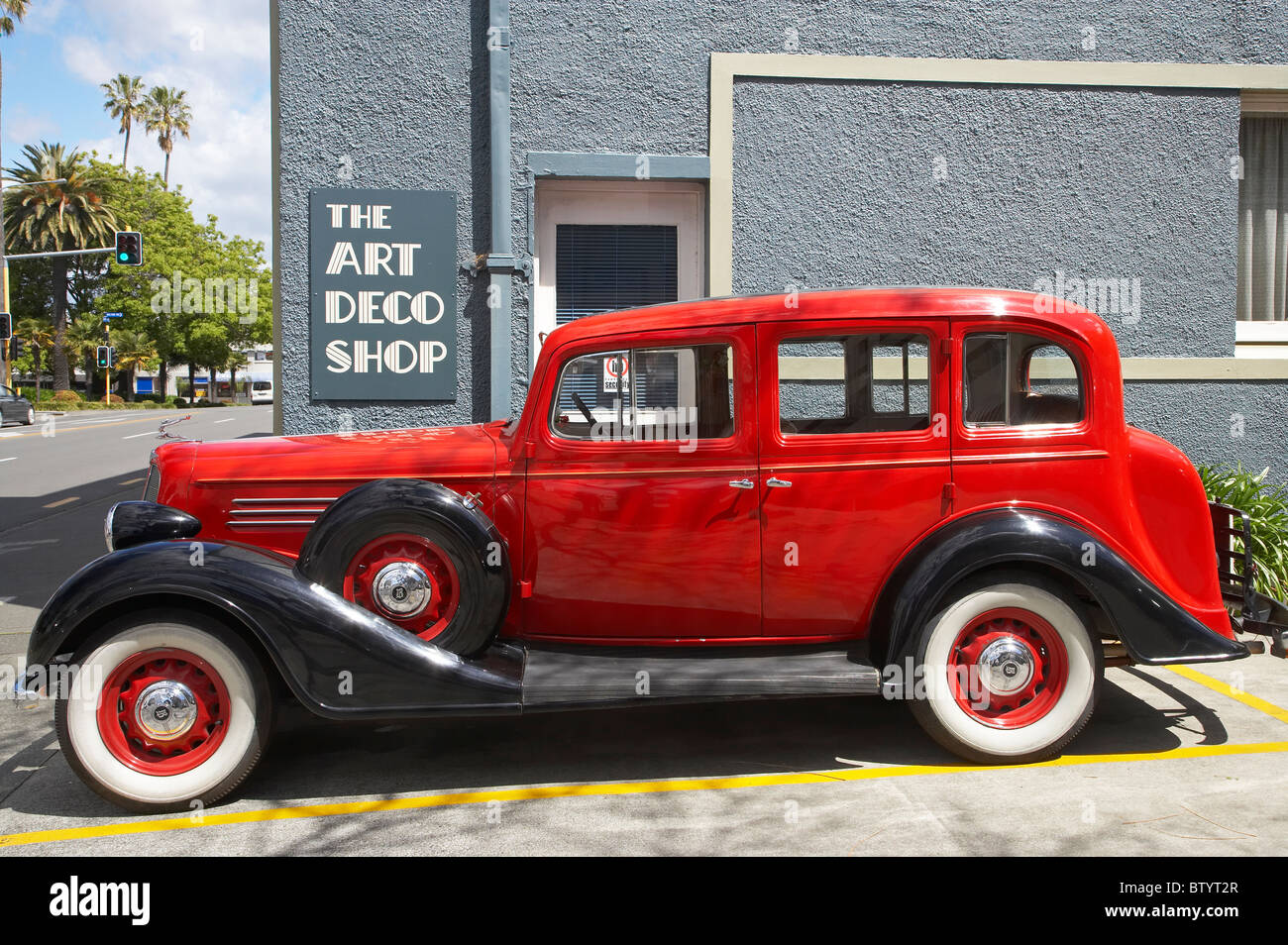 1934 Buick Straight Eight and The Art Deco Shop, Napier, Hawkes Bay ...