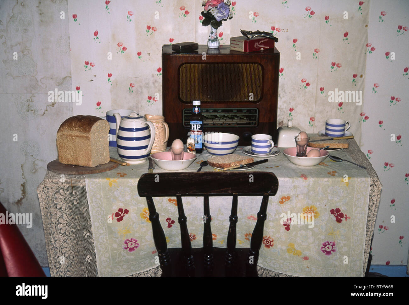 1920s table hi-res stock photography and images - Alamy