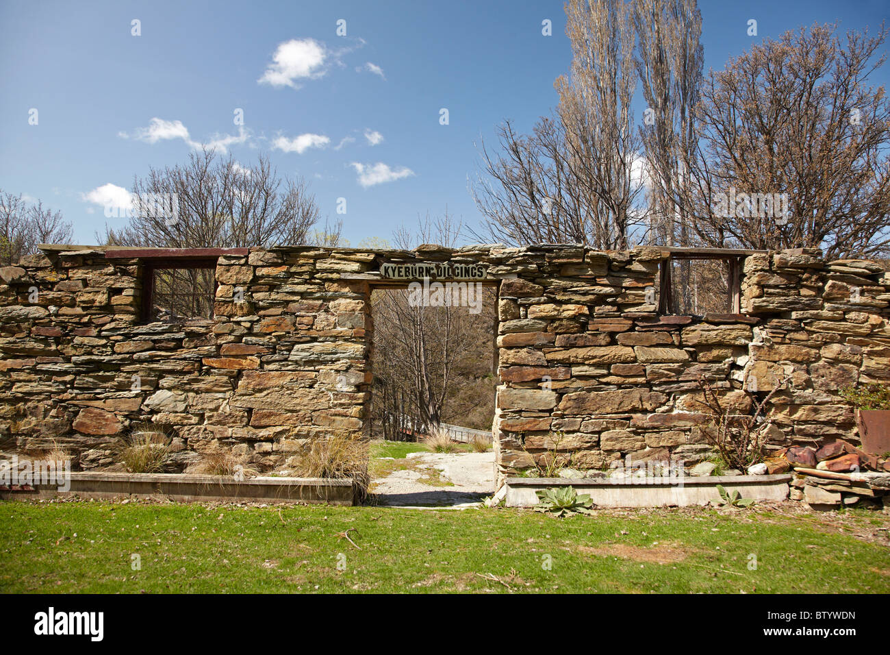 Historic Building Ruins, Danseys Pass, Central Otago, New Zealand Stock ...