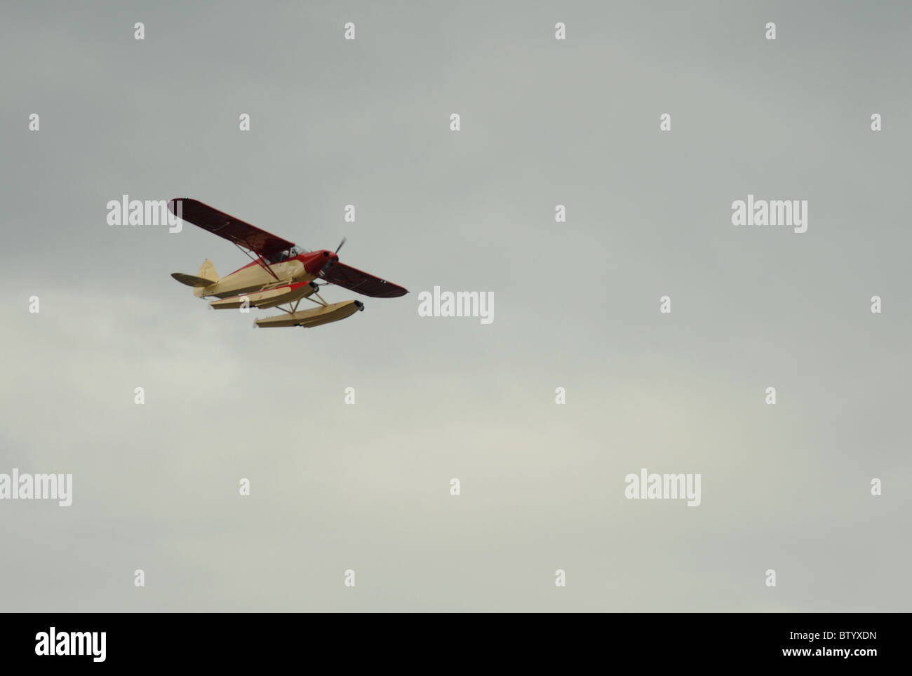 Blue seaplane hi-res stock photography and images - Alamy