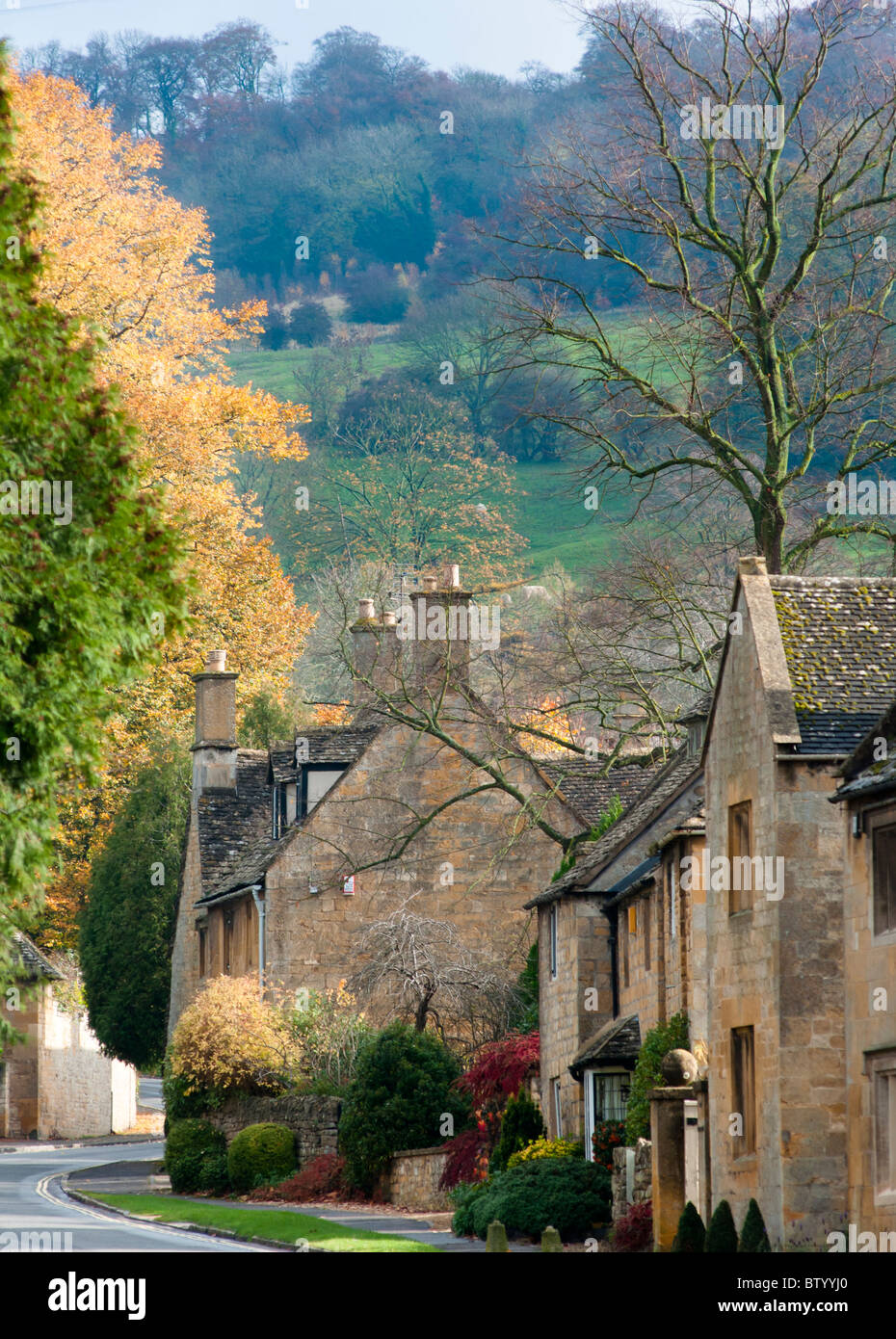 Cotswolds cottage cotswolds cottages hi-res stock photography and ...