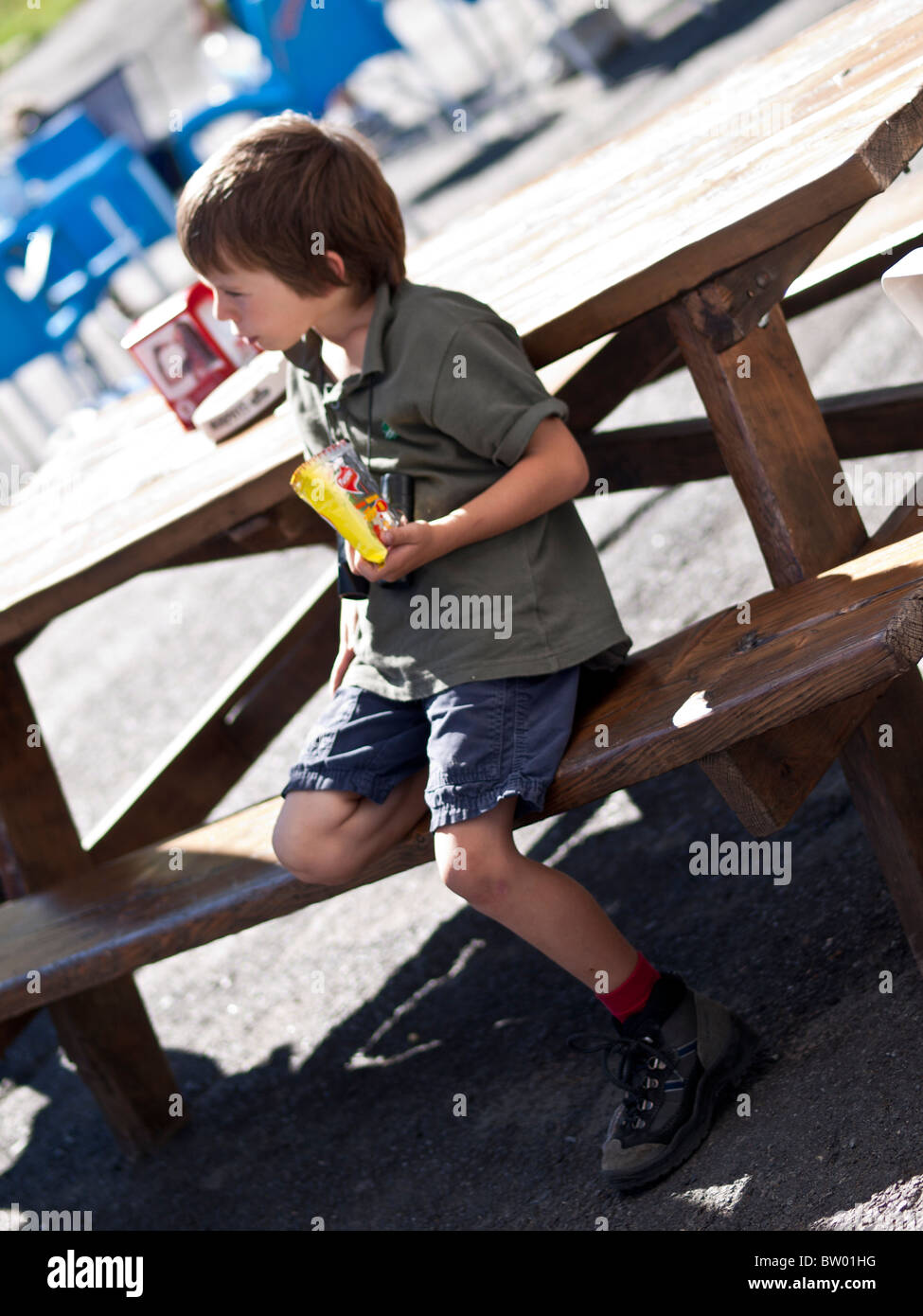 children eat junkfood Stock Photo - Alamy