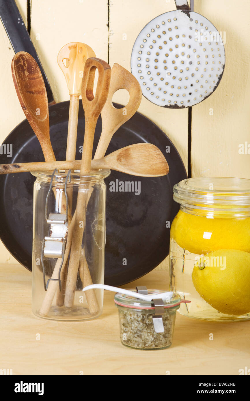 Pots and pans in a kitchen Stock Photo - Alamy