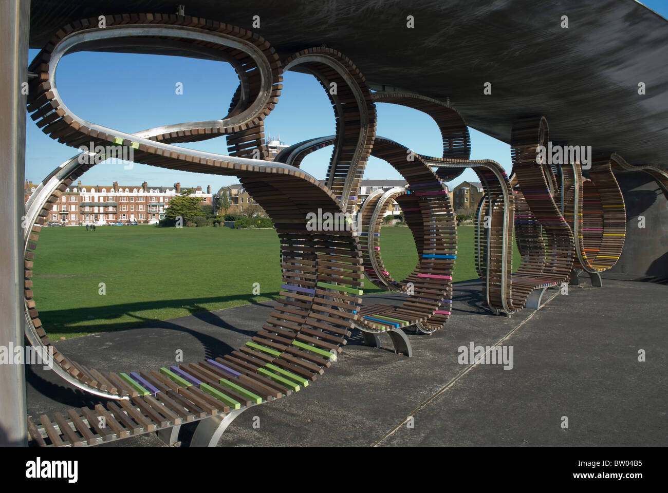 Littlehampton seafront long bench hi-res stock photography and images ...