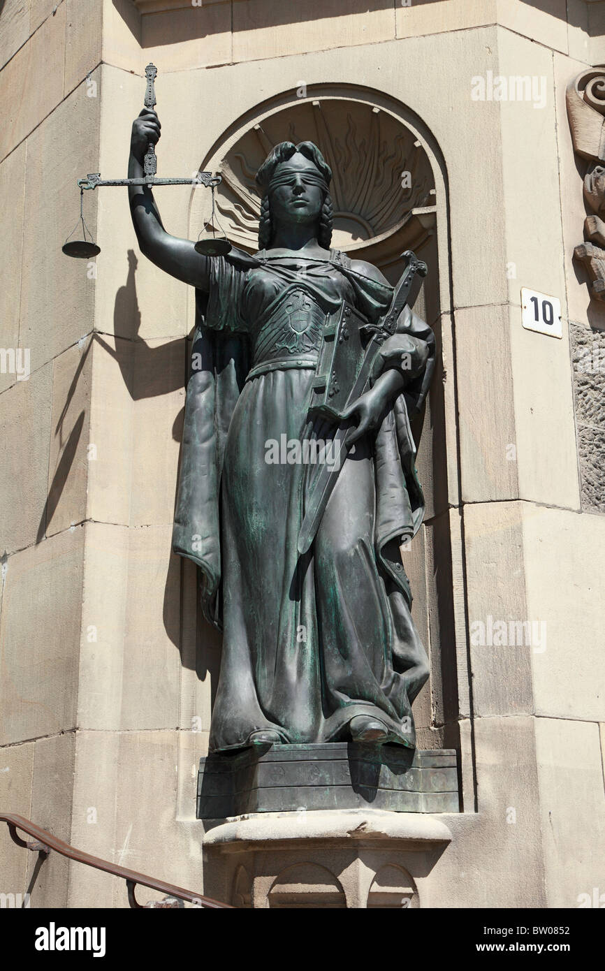 Justitia statue hi-res stock photography and images - Alamy