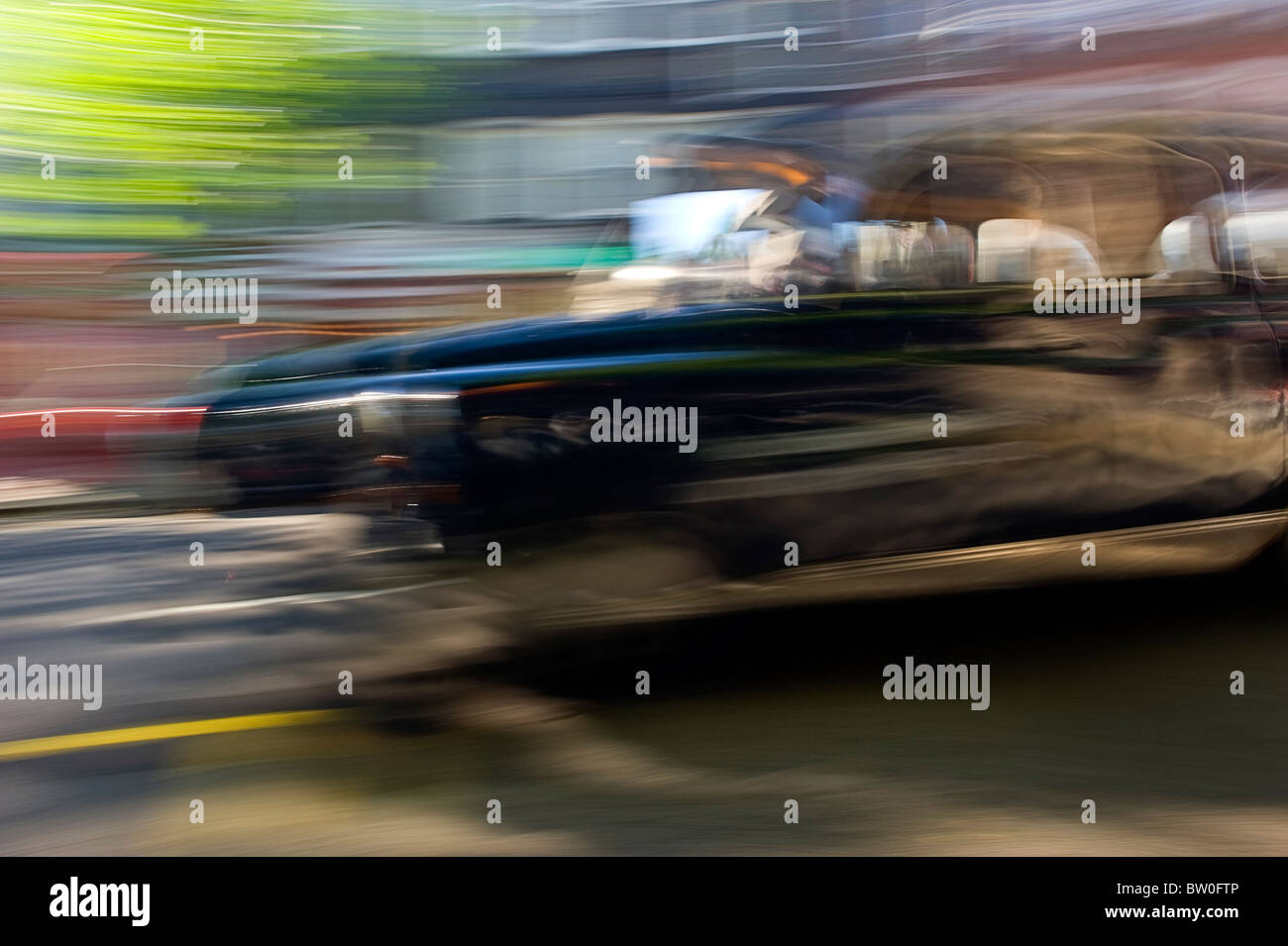 London taxi speed fast motion moving hi-res stock photography and ...