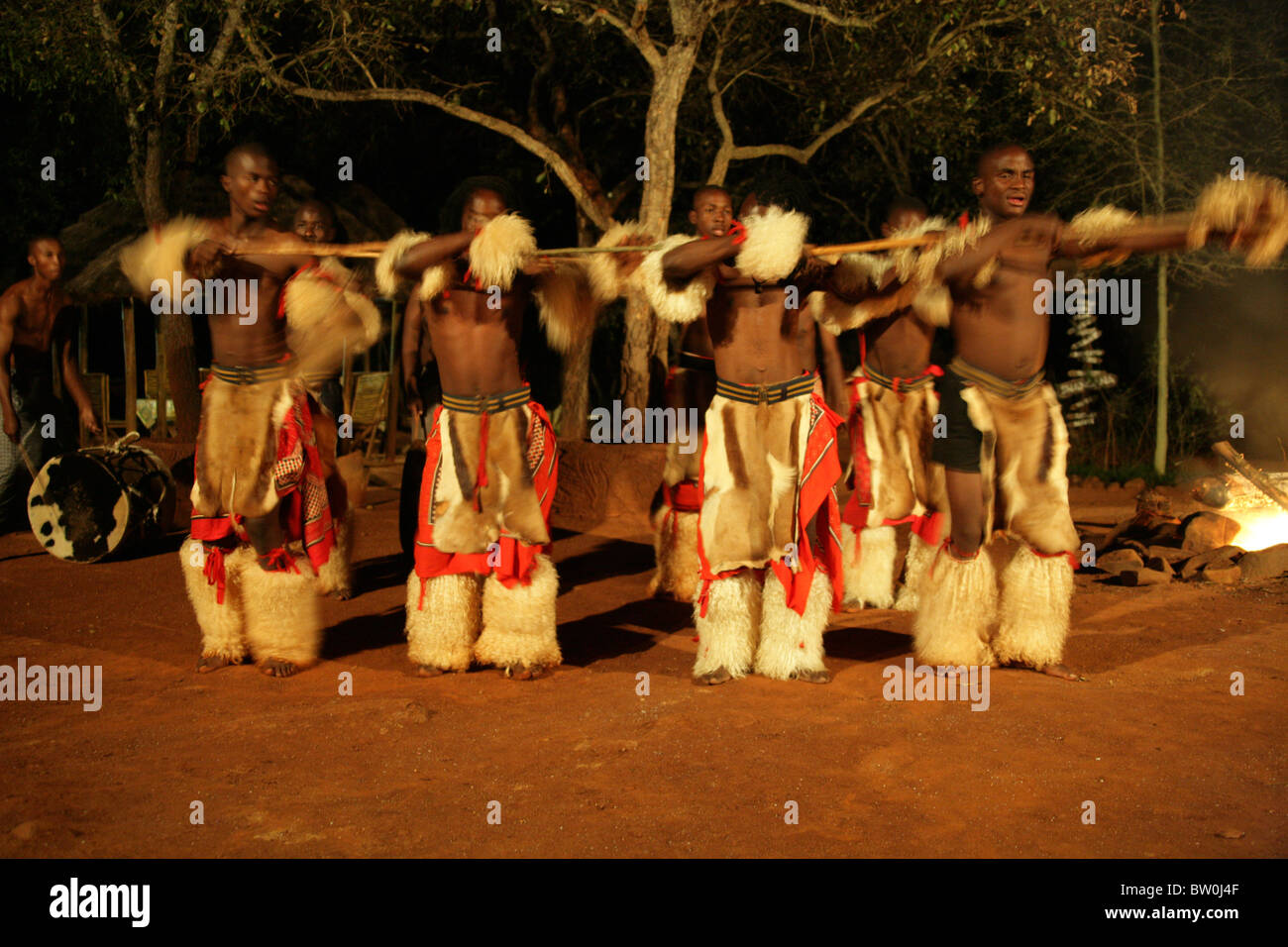 Tribal Performance Dancers, Shangana Cultural Village, Hazyview ...