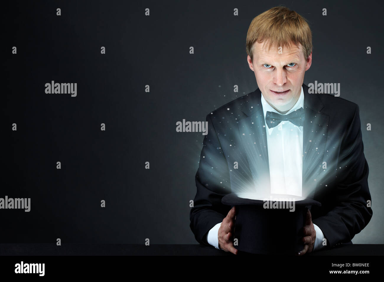 Male magician hi-res stock photography and images - Alamy