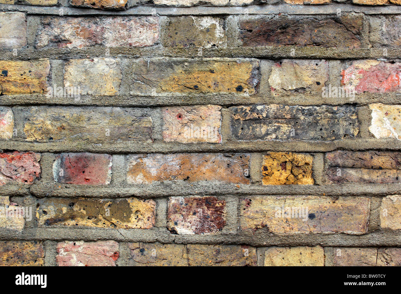 Yellow brick partition hi-res stock photography and images - Alamy