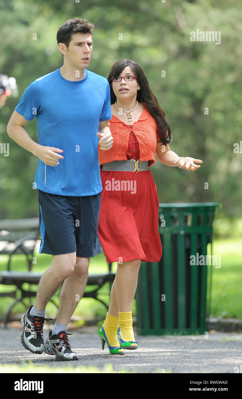 Daniel eric gold and america ferrera hi-res stock photography and ...