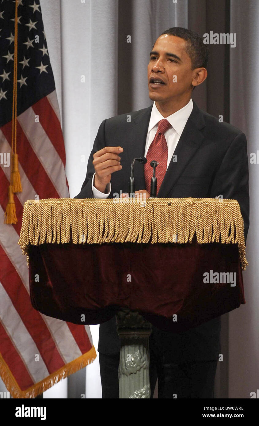 Obama Economic Speech on Presidential Campaign Trail Stock Photo - Alamy