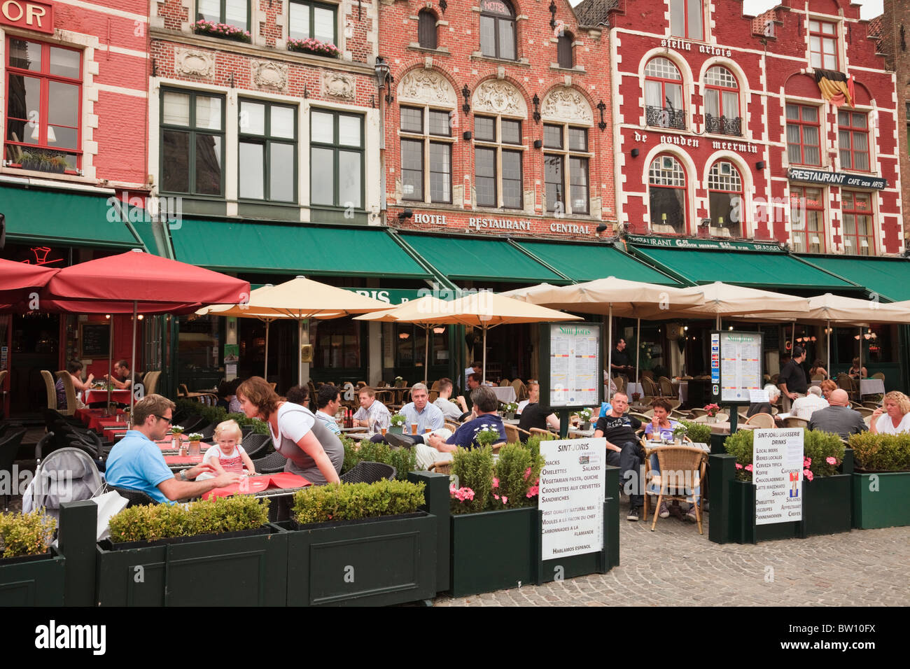 Cafes at bruges belgium hi-res stock photography and images - Alamy