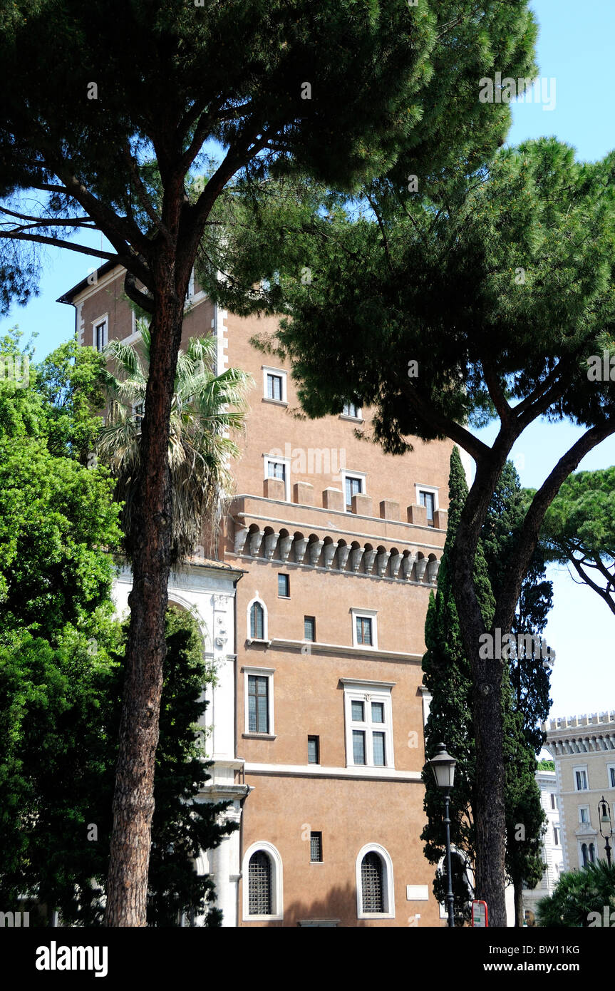 Rome italy palazzo venezia hi-res stock photography and images - Alamy