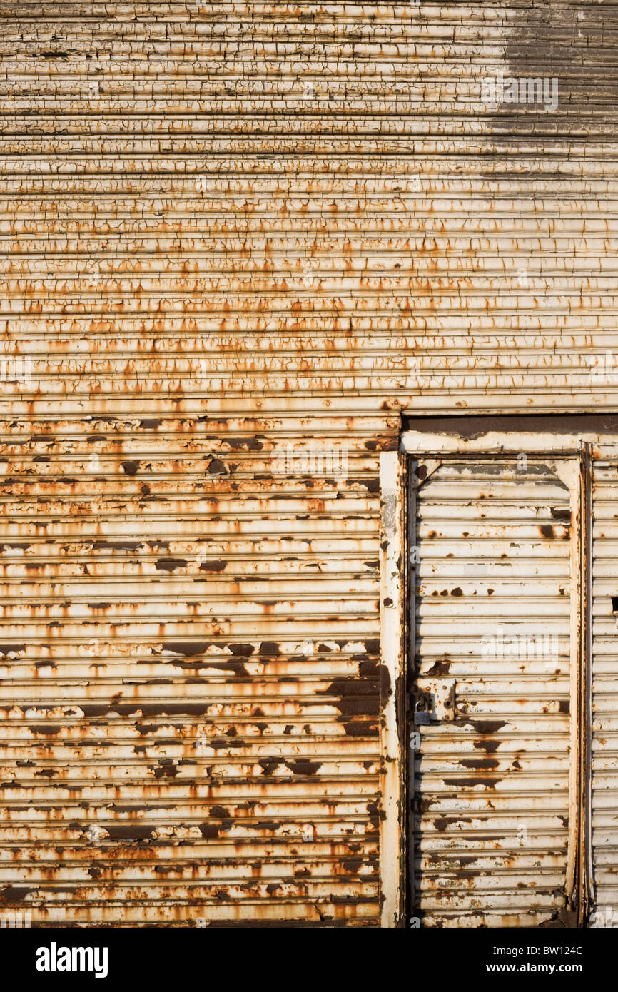 Shop store metal shutters hi-res stock photography and images - Alamy