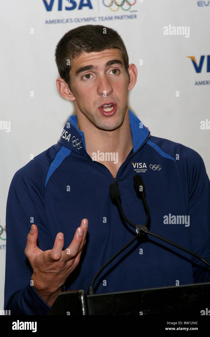Olympic Gold Medalist Michael Phelps at VISA's Play Every Day Jump ...