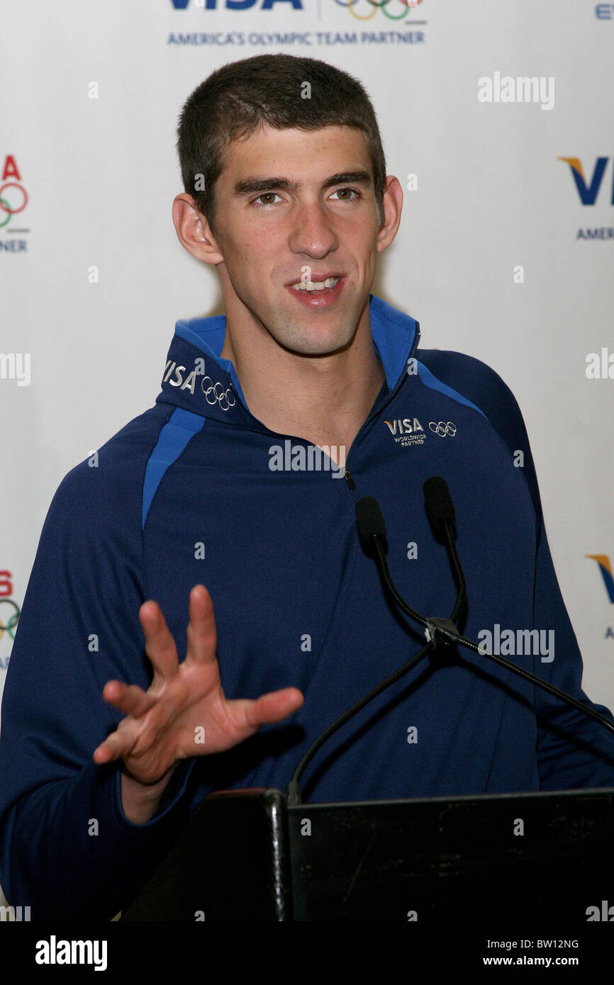 Olympic Gold Medalist Michael Phelps at VISA's Play Every Day Jump ...