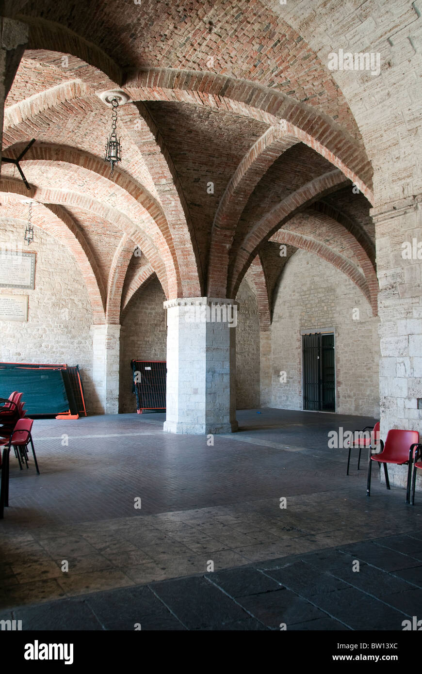 Cross vaults hi-res stock photography and images - Alamy