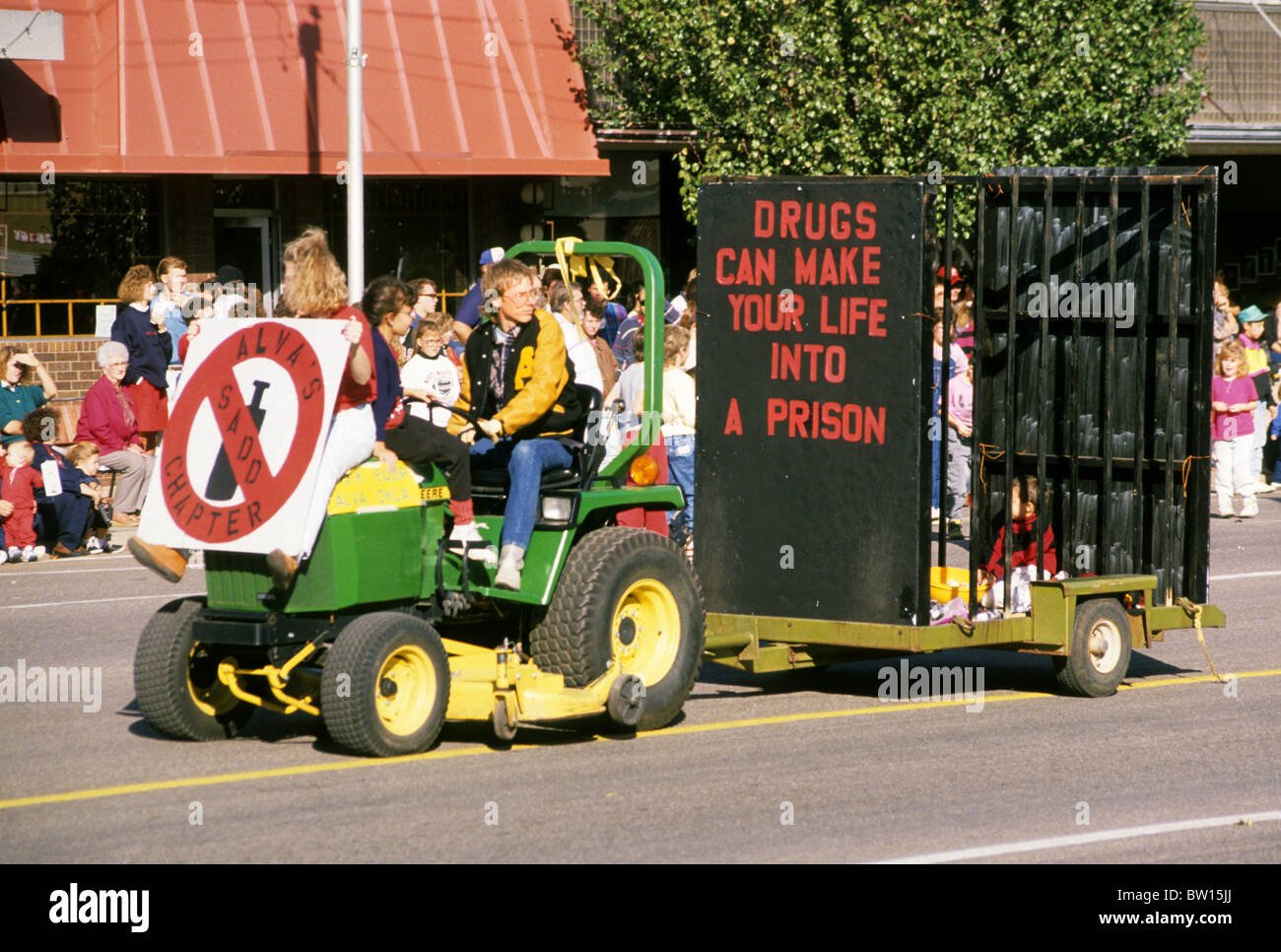 no drugs alcohol abuse parade float teen drive message ad campaign ...