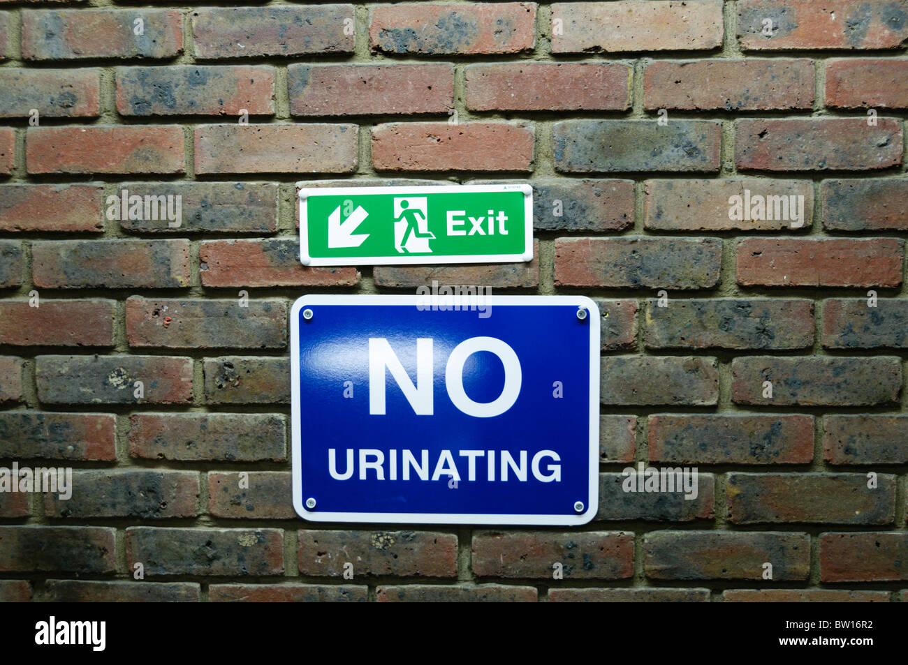 A 'No Urinating' sign in a public staircase Stock Photo - Alamy