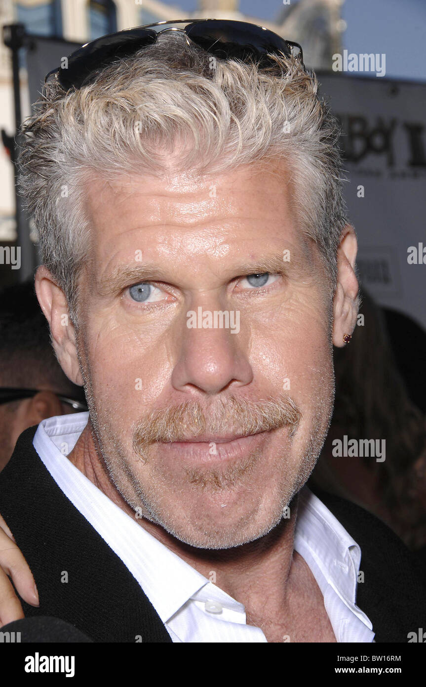 Ron perlman hellboy hi-res stock photography and images - Alamy