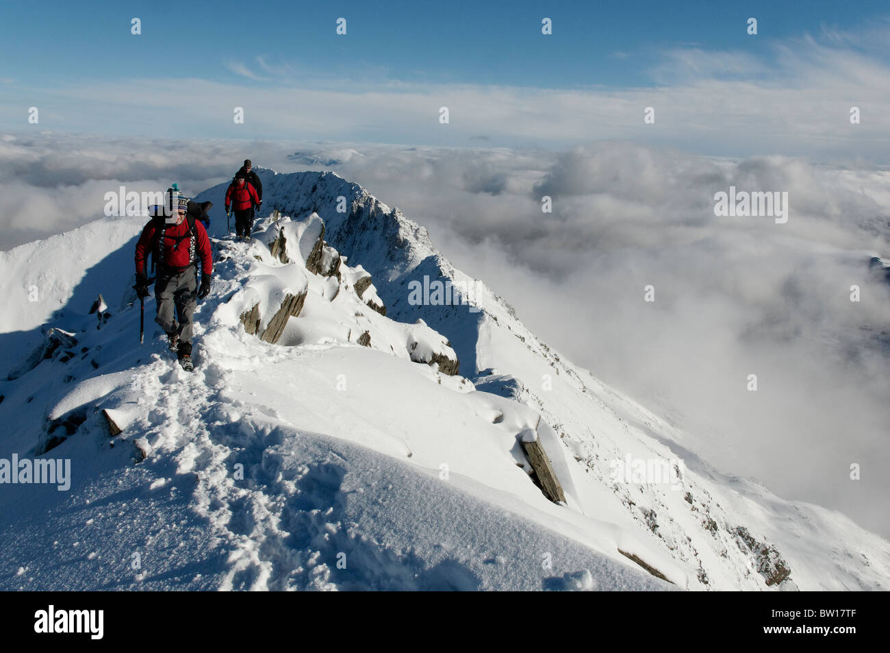 Winter walking on snowdon hi-res stock photography and images - Alamy