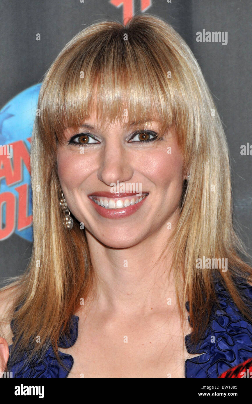 Deborah Gibson Handprint Ceremony Promotes Electric Youth Performing ...