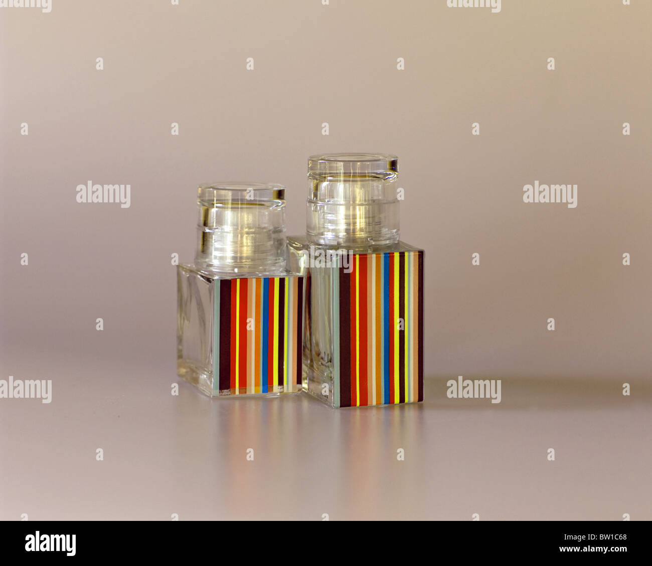 Deoderant spray hi-res stock photography and images - Alamy