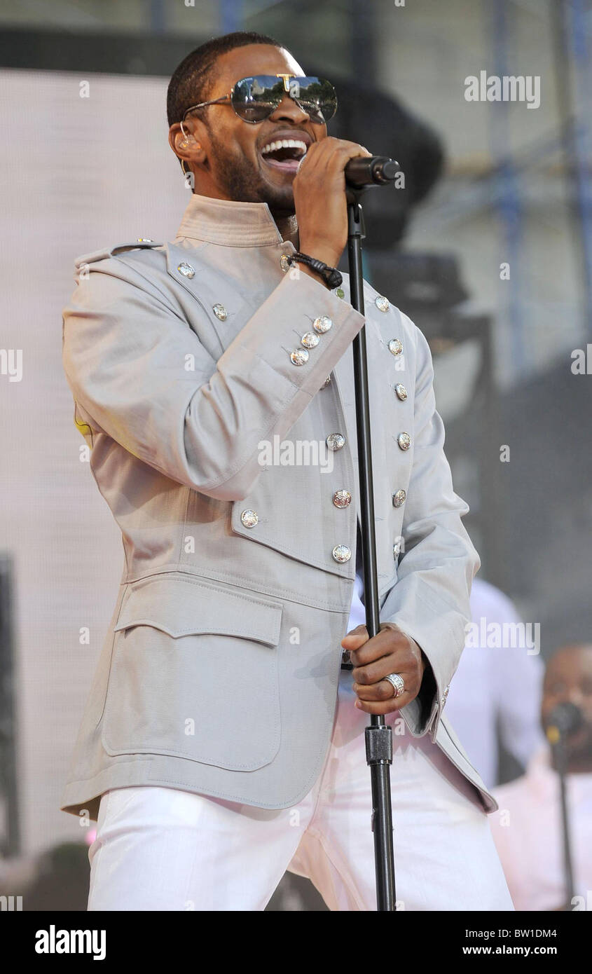 ABC GMA Concert with Usher Stock Photo - Alamy