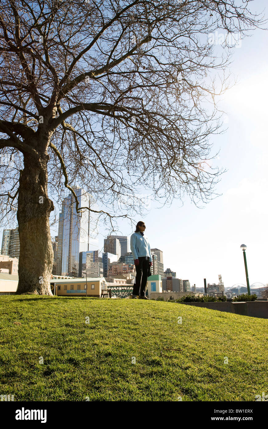 Silhouette athletic woman resting hi-res stock photography and images ...