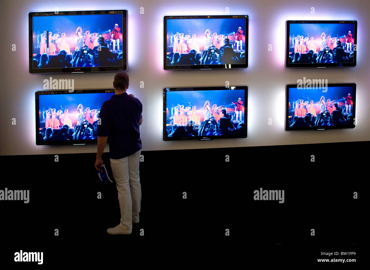 Philips tv set hi-res stock photography and images - Alamy