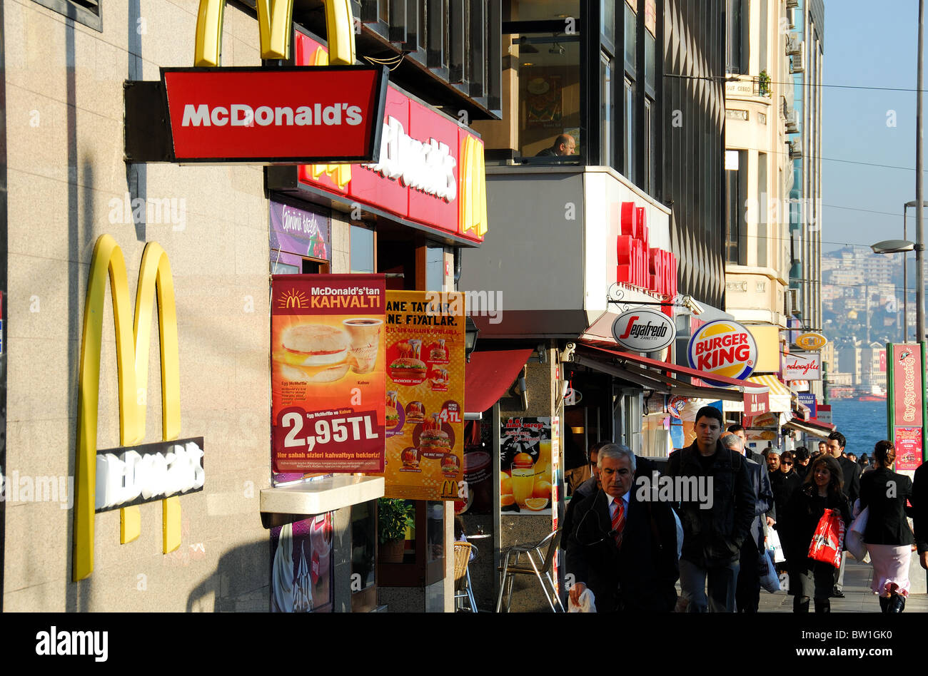 Fast food restaurants hi-res stock photography and images - Alamy