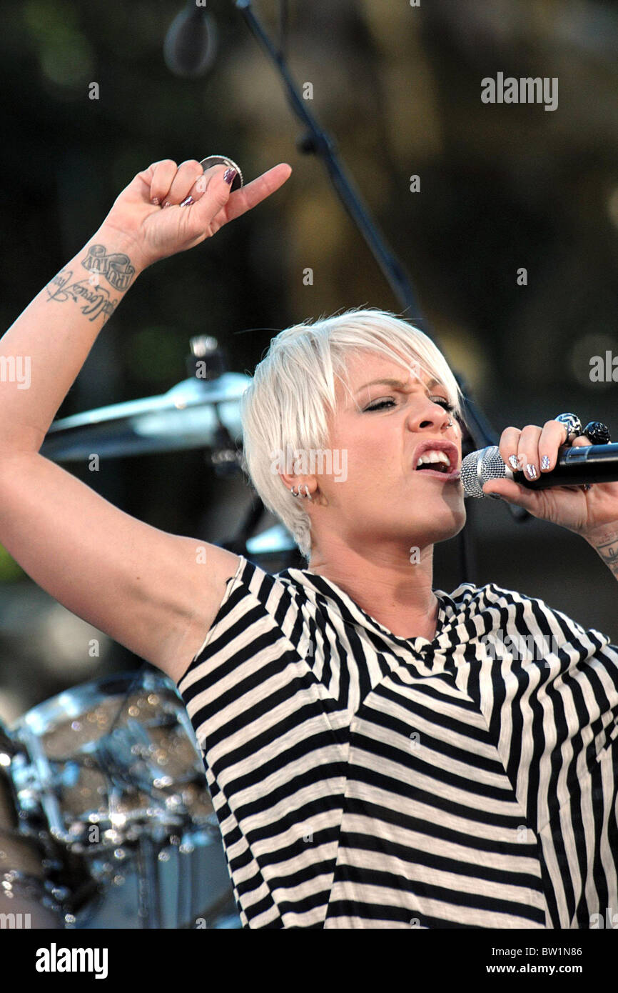 PINK In Concert on the CBS Early Show Stock Photo - Alamy
