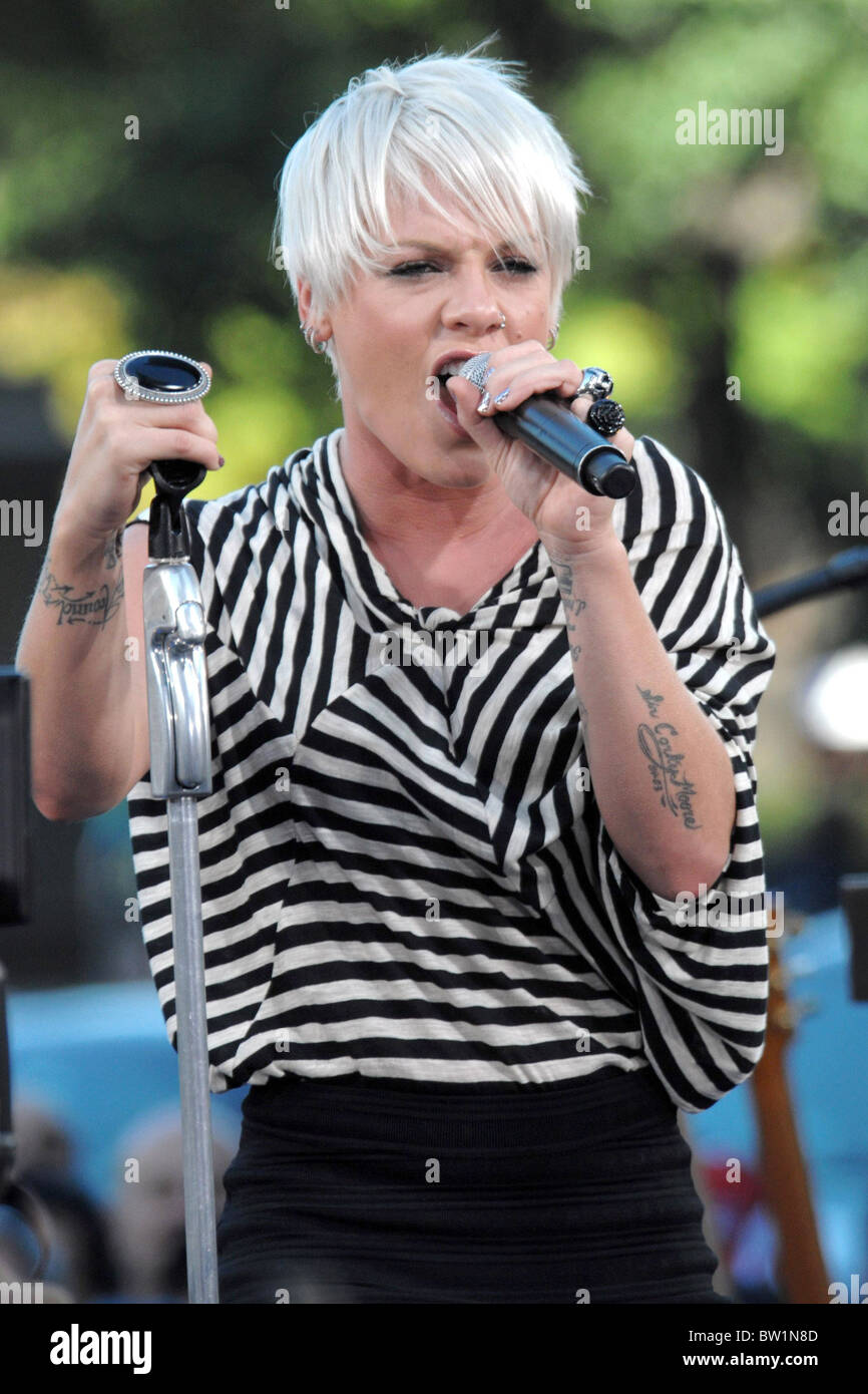 PINK In Concert on the CBS Early Show Stock Photo - Alamy