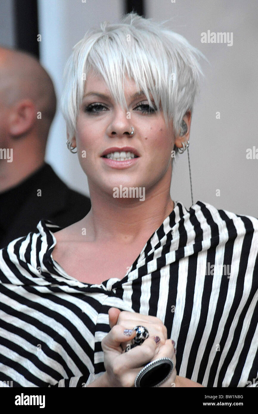 PINK In Concert on the CBS Early Show Stock Photo - Alamy