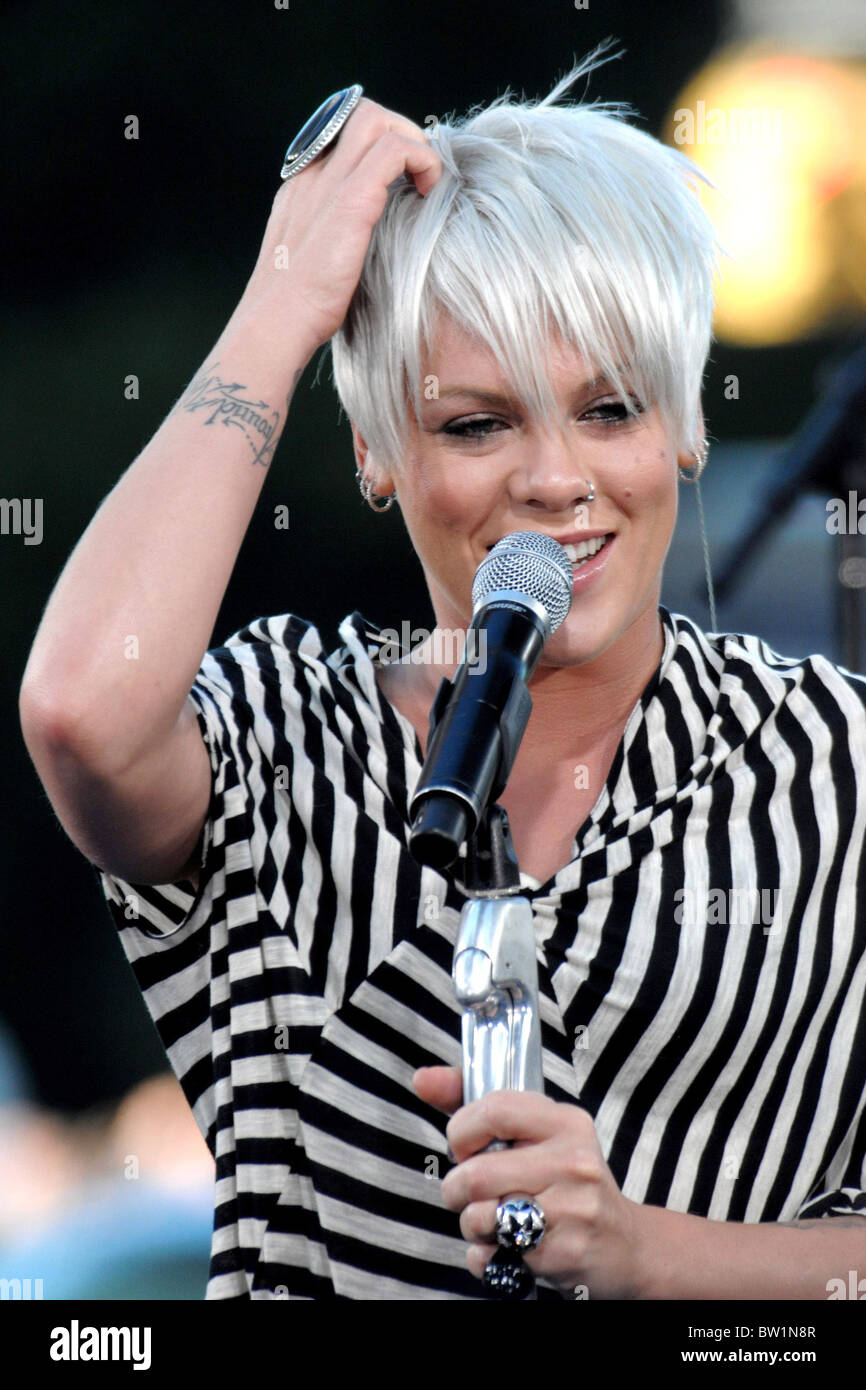 PINK In Concert on the CBS Early Show Stock Photo - Alamy