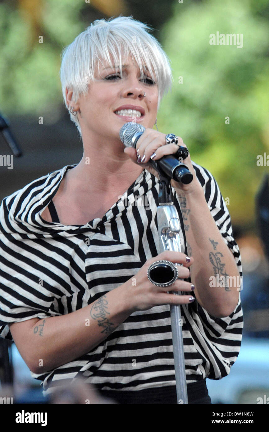 PINK In Concert on the CBS Early Show Stock Photo - Alamy